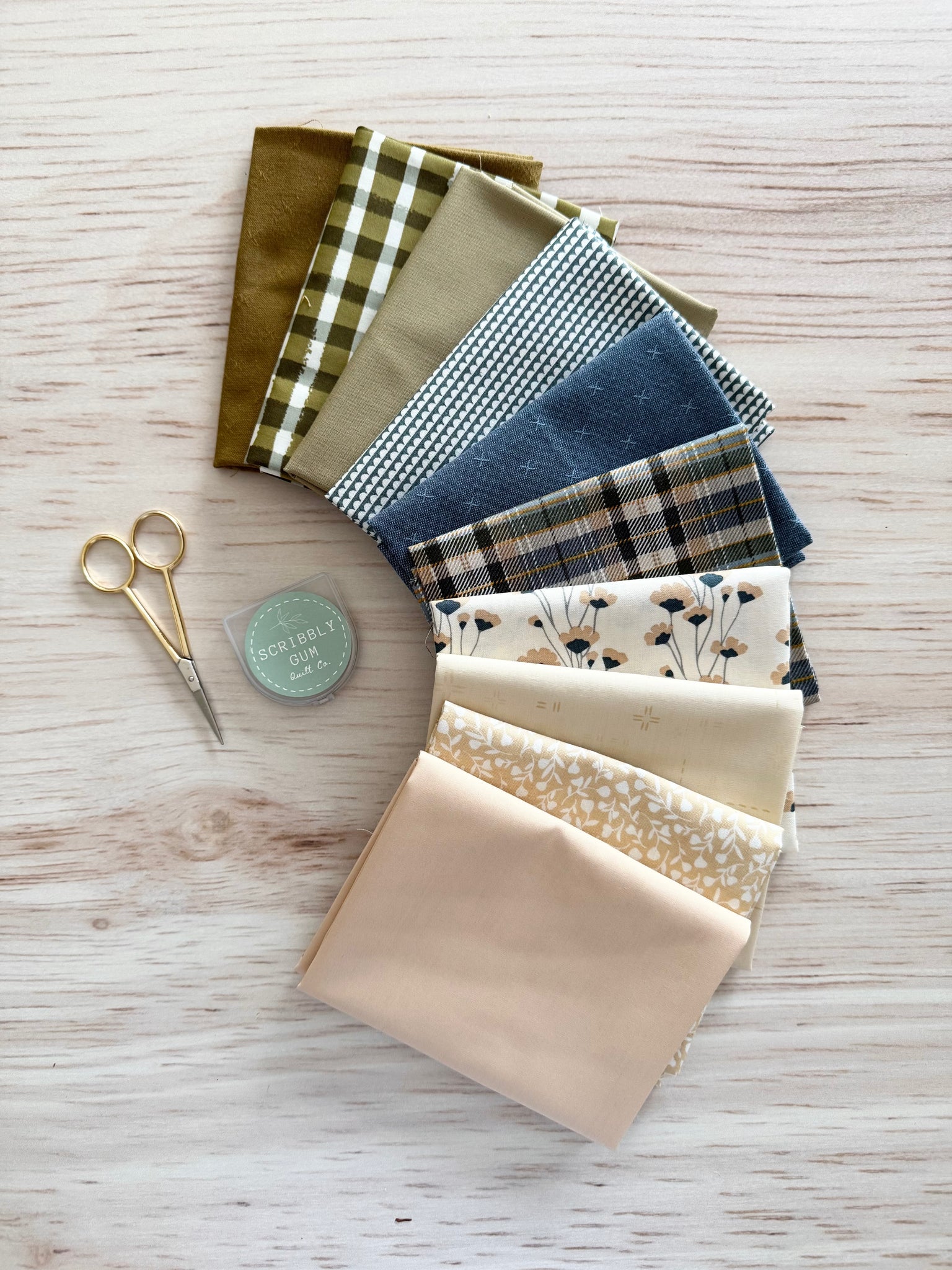 Lowan Vale - Curated 10 Fat Quarter Bundle – Scribbly Gum Quilt Co